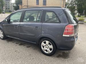 Pelēks Opel Zafira 2007 Viļņa, ar dzinēja tilpumu 1.90 L un nobraukumu 230 tūkst. km par 1850 €, foto 4 vietnē AUTOMOTO.COM.LV