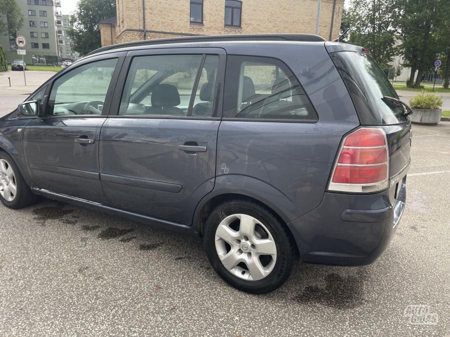 Pelēks Opel Zafira 2007 Viļņa, ar dzinēja tilpumu 1.90 L un nobraukumu 230 tūkst. km par 1850 €, foto 4 vietnē AUTOMOTO.COM.LV