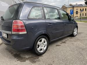 Pelēks Opel Zafira 2007 Viļņa, ar dzinēja tilpumu 1.90 L un nobraukumu 230 tūkst. km par 1850 €, foto 14 vietnē AUTOMOTO.COM.LV
