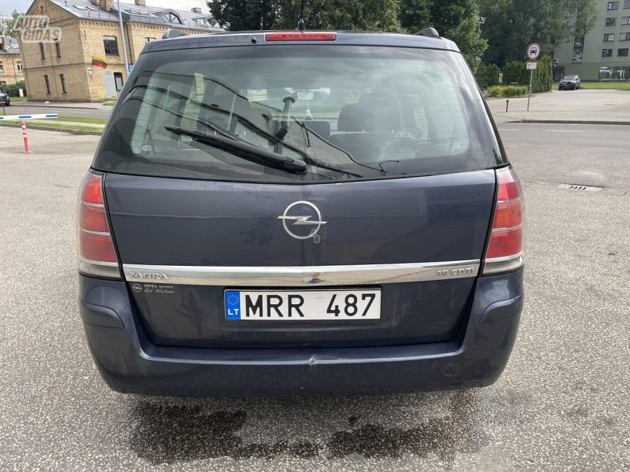 Pelēks Opel Zafira 2007 Viļņa, ar dzinēja tilpumu 1.90 L un nobraukumu 230 tūkst. km par 1850 €, foto 15 vietnē AUTOMOTO.COM.LV