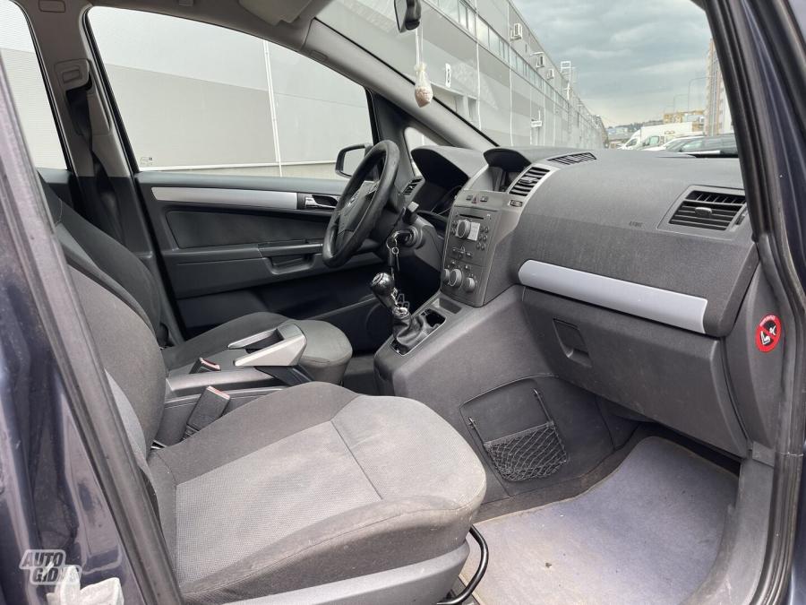 Pelēks Opel Zafira 2007 Viļņa, ar dzinēja tilpumu 1.90 L un nobraukumu 230 tūkst. km par 1850 €, foto 28 vietnē AUTOMOTO.COM.LV