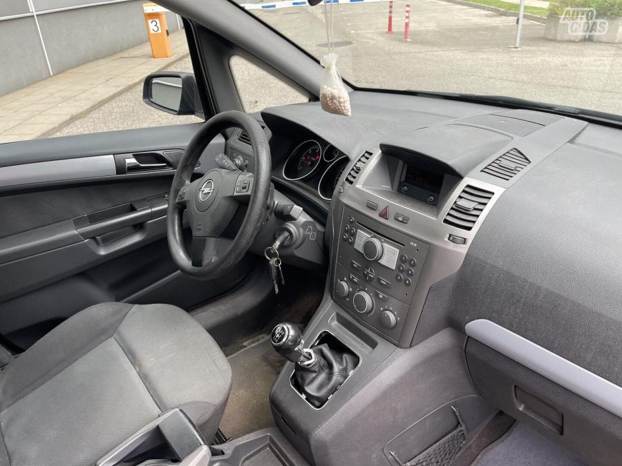 Pelēks Opel Zafira 2007 Viļņa, ar dzinēja tilpumu 1.90 L un nobraukumu 230 tūkst. km par 1850 €, foto 29 vietnē AUTOMOTO.COM.LV