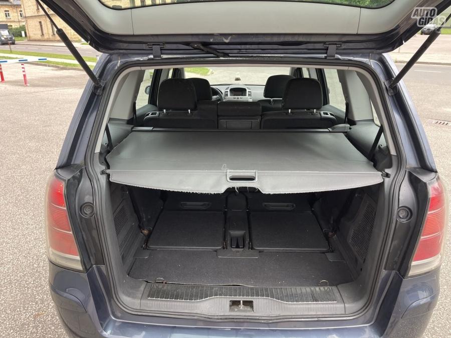 Pelēks Opel Zafira 2007 Viļņa, ar dzinēja tilpumu 1.90 L un nobraukumu 230 tūkst. km par 1850 €, foto 31 vietnē AUTOMOTO.COM.LV