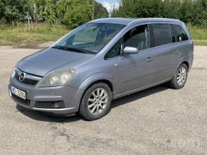 Pelēks Opel Zafira 2007 Saldus, ar dzinēja tilpumu 1.90 L un nobraukumu 377 tūkst. km par 900 €, foto  vietnē AUTOMOTO.COM.LV