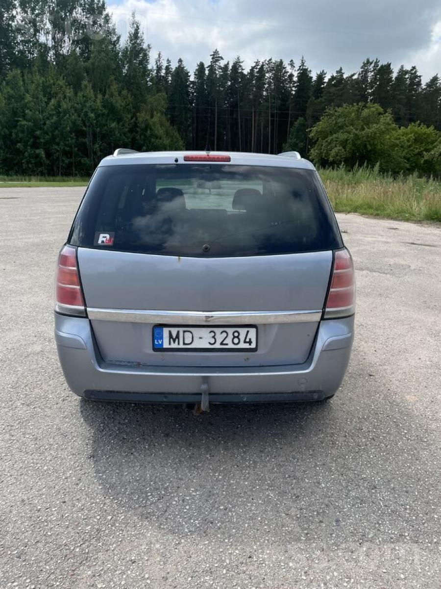 Pelēks Opel Zafira 2007 Saldus, ar dzinēja tilpumu 1.90 L un nobraukumu 377 tūkst. km par 900 €, foto 5 vietnē AUTOMOTO.COM.LV