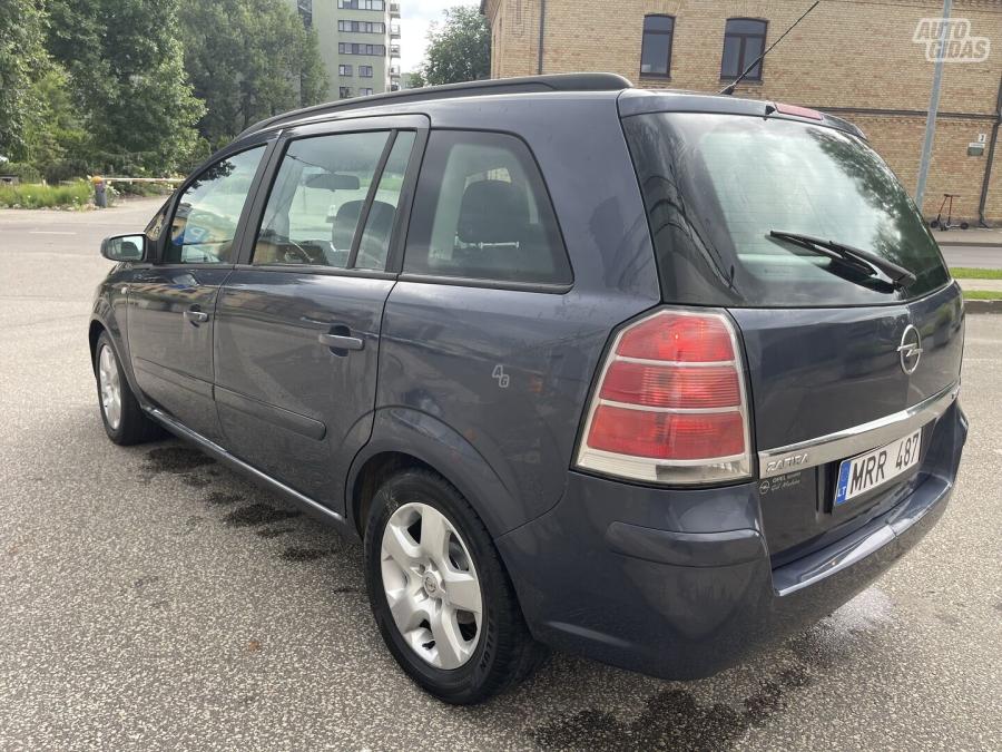 Grey Opel Zafira 2007 in Vilnius, with an engine capacity of 1.90 L and mileage of 230 thousand km for 1800 €, photo 1 on AUTOMOTO.COM.LV