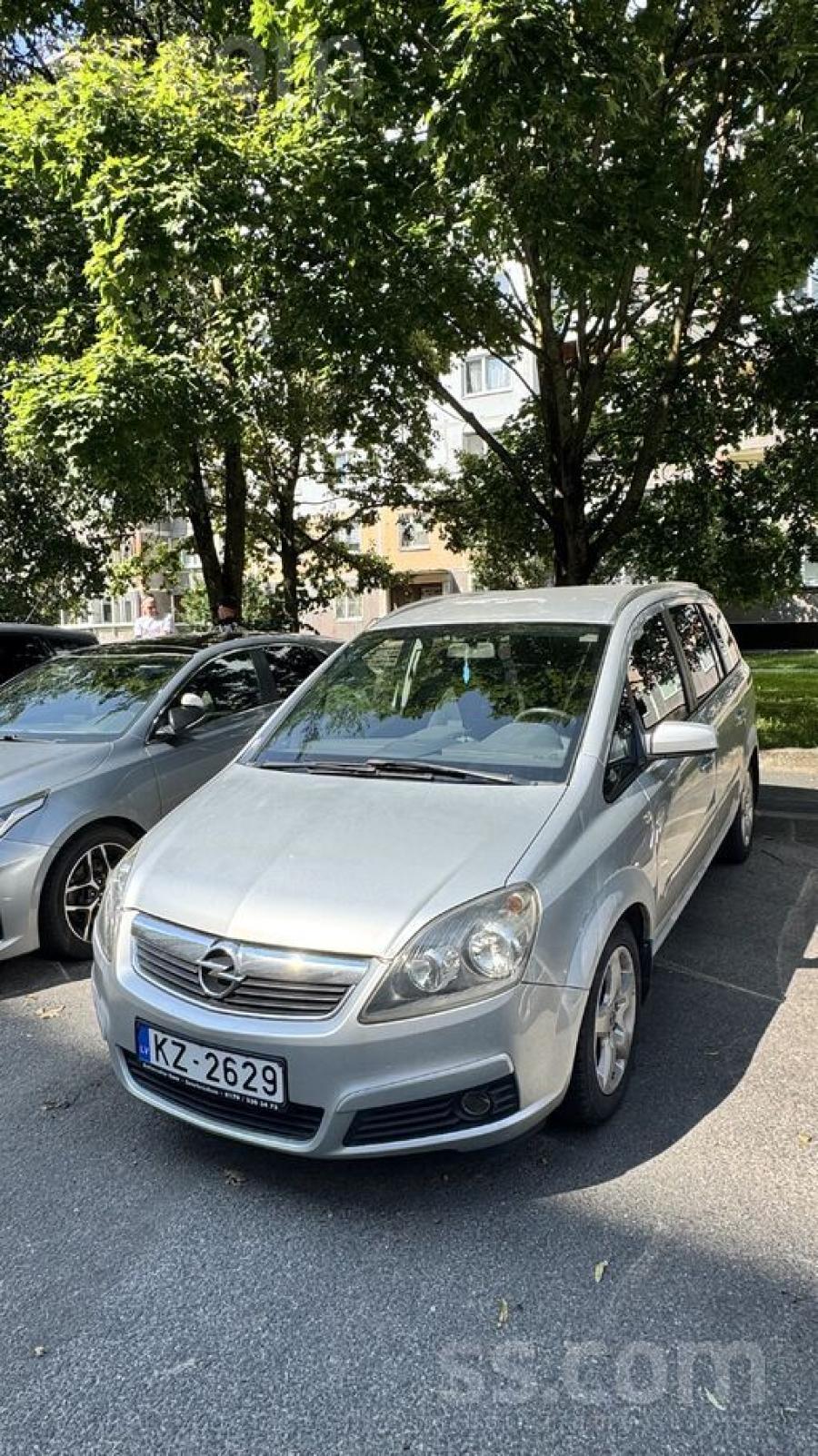 Grey Opel Zafira 2007 in Riga, with an engine capacity of 1.90 L and mileage of 398 thousand km for 1650 €, photo 1 on AUTOMOTO.COM.LV