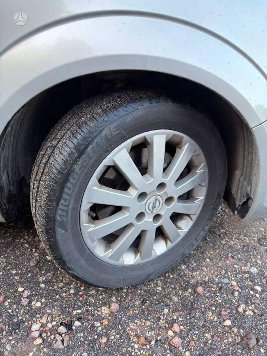 Grey Opel Zafira 2007 in Kaunas, with an engine capacity of 1.91 L and mileage of 273 thousand km for 2000 €, photo 6 on AUTOMOTO.COM.LV