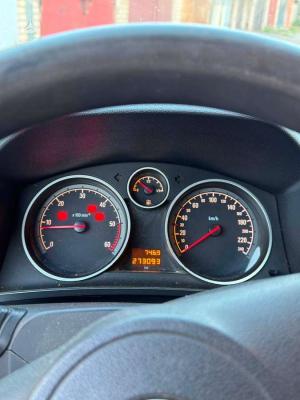 Grey Opel Zafira 2007 in Kaunas, with an engine capacity of 1.91 L and mileage of 273 thousand km for 2000 €, photo 12 on AUTOMOTO.COM.LV