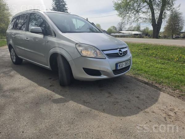 Grey Opel Zafira 2007 in Bauska, with an engine capacity of 1.70 L and mileage of 352 thousand km for 1420 €, photo 5 on AUTOMOTO.COM.LV