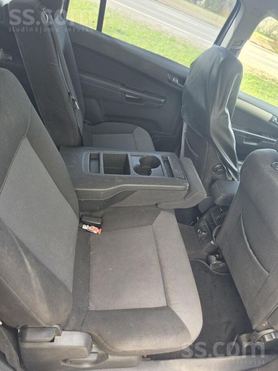 Grey Opel Zafira 2007 in Bauska, with an engine capacity of 1.70 L and mileage of 352 thousand km for 1420 €, photo 13 on AUTOMOTO.COM.LV