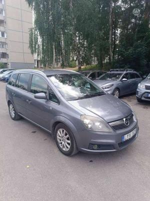 Grey Opel Zafira 2007 in Vilnius, with an engine capacity of 1.91 L and mileage of 294 thousand km for 1700 €, photo 3 on AUTOMOTO.COM.LV