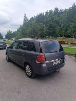 Grey Opel Zafira 2007 in Vilnius, with an engine capacity of 1.91 L and mileage of 294 thousand km for 1700 €, photo 6 on AUTOMOTO.COM.LV