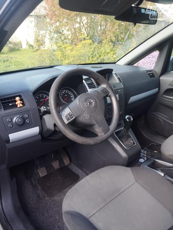 Opel Zafira 2007 Kaišiadorys vietnē Pelēks Opel Zafira 2007 Kaišiadorys, ar dzinēja tilpumu 2.20 L un nobraukumu 270 tūkst. km par 1600 €, foto 4 vietnē AUTOMOTO.COM.LV
