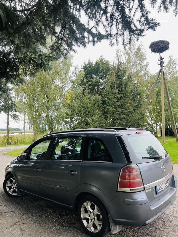 Opel Zafira 2007 Marijampole vietnē Pelēks Opel Zafira 2007 Marijampole, ar dzinēja tilpumu 1.90 L un nobraukumu 302 tūkst. km par 1100 €, foto 5 vietnē AUTOMOTO.COM.LV