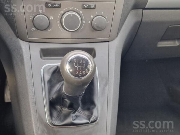 Pelēks Opel Zafira 2007 Rīga, ar dzinēja tilpumu 1.90 L un nobraukumu 308 tūkst. km par 1750 €, foto 11 vietnē AUTOMOTO.COM.LV