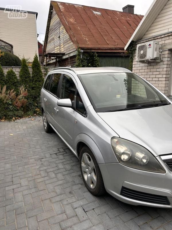 Pelēks Opel Zafira 2007 Kauņa, ar dzinēja tilpumu 1.90 L un nobraukumu 281 tūkst. km par 1200 €, foto 3 vietnē AUTOMOTO.COM.LV