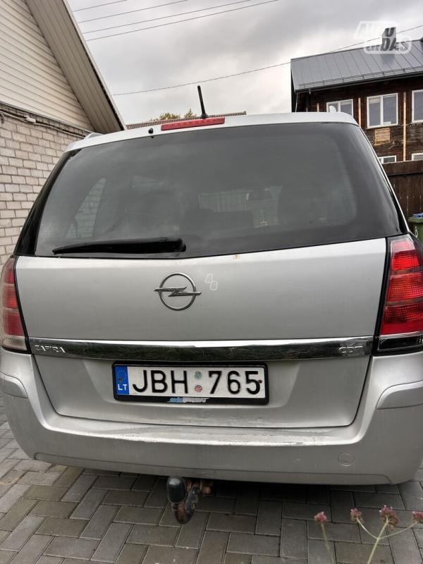 Pelēks Opel Zafira 2007 Kauņa, ar dzinēja tilpumu 1.90 L un nobraukumu 281 tūkst. km par 1200 €, foto 5 vietnē AUTOMOTO.COM.LV