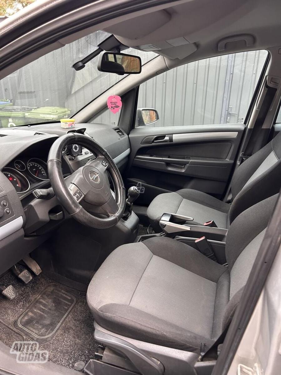 Grey Opel Zafira 2007 in Kaunas, with an engine capacity of 1.90 L and mileage of 281 thousand km for 1200 €, photo 8 on AUTOMOTO.COM.LV