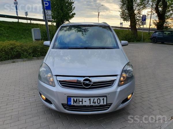 Grey Opel Zafira 2008 in Daugavpils, with an engine capacity of 1.70 L and mileage of 0 thousand km for 1990 €, photo 9 on AUTOMOTO.COM.LV