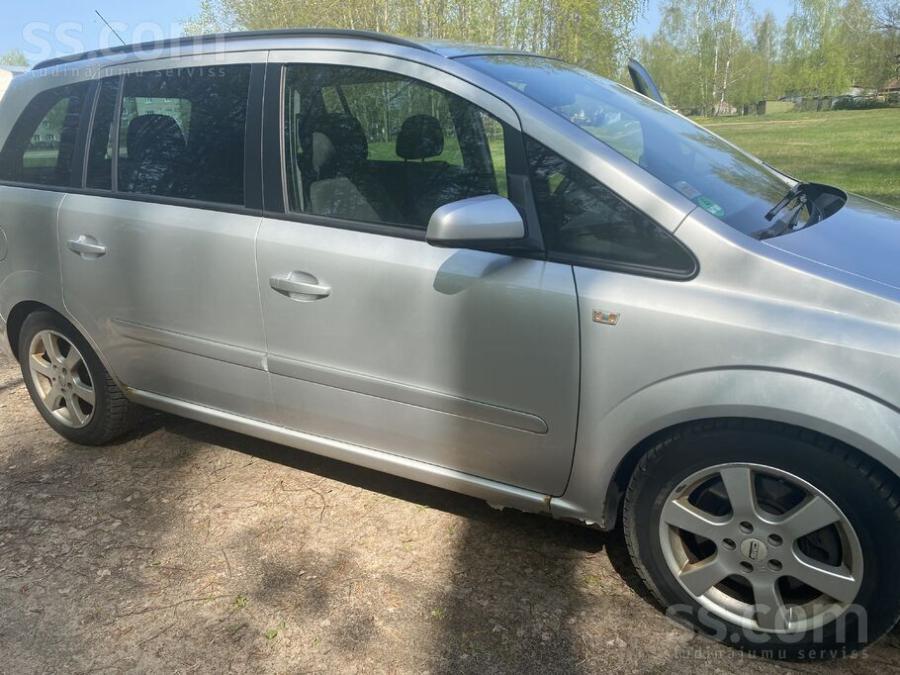 Grey Opel Zafira 2008 in Riga, with an engine capacity of 1.90 L and mileage of 0 thousand km for 2650 €, photo 2 on AUTOMOTO.COM.LV
