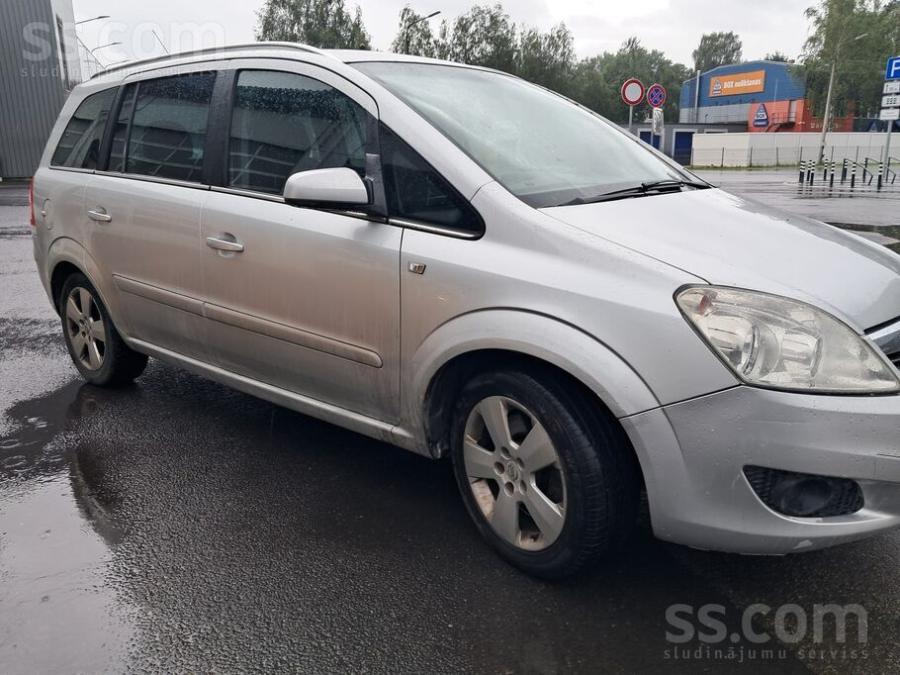 Grey Opel Zafira 2008 in Riga, with an engine capacity of 1.90 L and mileage of 380 thousand km for 1600 €, photo 1 on AUTOMOTO.COM.LV