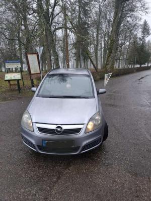 Pelēks Opel Zafira 2008 Viļņa, ar dzinēja tilpumu 1.90 L un nobraukumu 270 tūkst. km par 1650 €, foto  vietnē AUTOMOTO.COM.LV