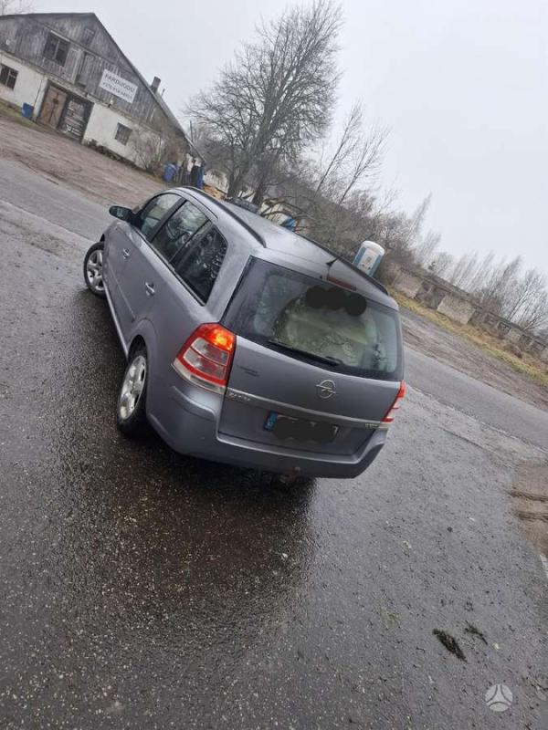 Grey Opel Zafira 2008 in Vilnius, with an engine capacity of 1.90 L and mileage of 270 thousand km for 1650 €, photo 7 on AUTOMOTO.COM.LV