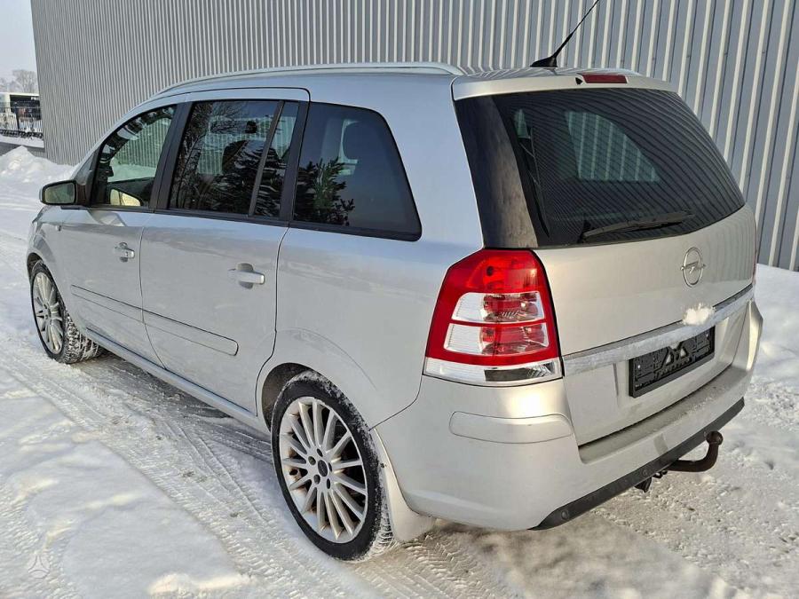 Pelēks Opel Zafira 2008 Ukmergė, ar dzinēja tilpumu 2.20 L un nobraukumu 254 tūkst. km par 2500 €, foto 3 vietnē AUTOMOTO.COM.LV
