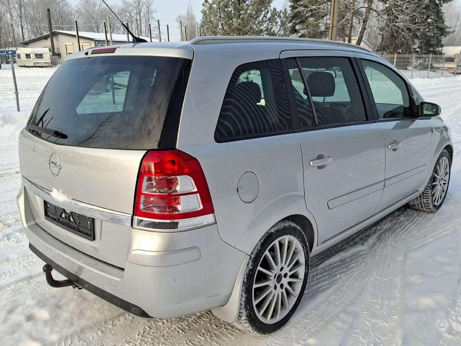 Pelēks Opel Zafira 2008 Ukmergė, ar dzinēja tilpumu 2.20 L un nobraukumu 254 tūkst. km par 2500 €, foto 4 vietnē AUTOMOTO.COM.LV