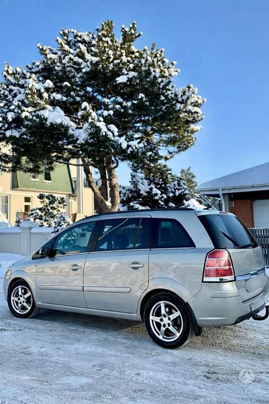 Grey Opel Zafira 2008 in Vilnius, with an engine capacity of 1.91 L and mileage of 227 thousand km for 2500 €, photo 7 on AUTOMOTO.COM.LV