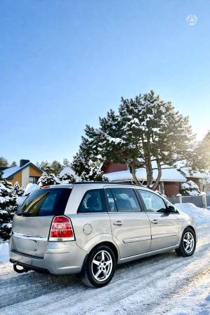 Grey Opel Zafira 2008 in Vilnius, with an engine capacity of 1.91 L and mileage of 227 thousand km for 2500 €, photo 8 on AUTOMOTO.COM.LV