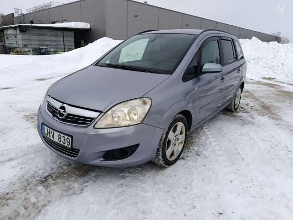 Grey Opel Zafira 2008 in Rokiskis, with an engine capacity of 1.91 L and mileage of 320 thousand km for 999 €, photo 1 on AUTOMOTO.COM.LV