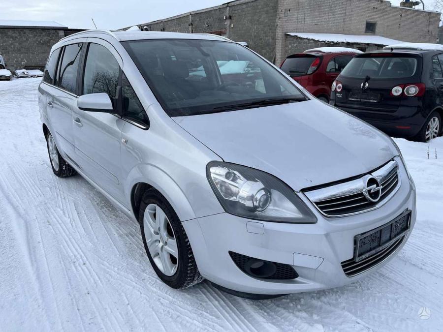 Pelēks Opel Zafira 2008 Marijampole, ar dzinēja tilpumu 1.80 L un nobraukumu 232 tūkst. km par 2250 €, foto 2 vietnē AUTOMOTO.COM.LV