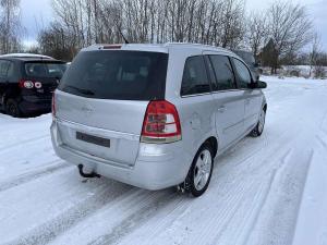 Pelēks Opel Zafira 2008 Marijampole, ar dzinēja tilpumu 1.80 L un nobraukumu 232 tūkst. km par 2250 €, foto 4 vietnē AUTOMOTO.COM.LV