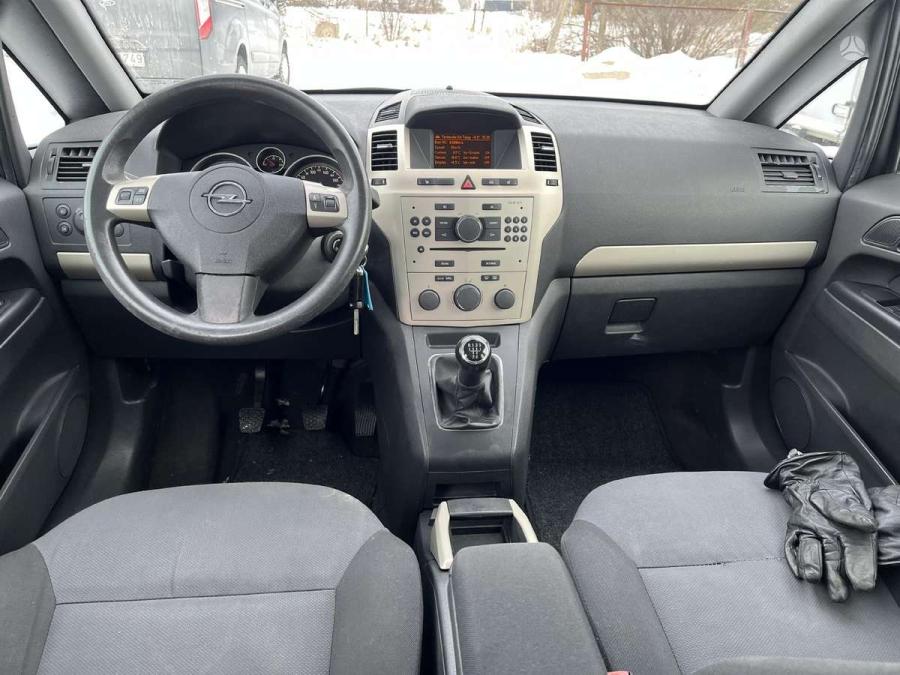 Pelēks Opel Zafira 2008 Marijampole, ar dzinēja tilpumu 1.80 L un nobraukumu 232 tūkst. km par 2250 €, foto 5 vietnē AUTOMOTO.COM.LV