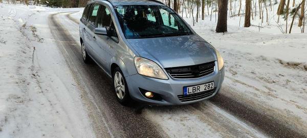 Grey Opel Zafira 2008 in Vilnius, with an engine capacity of 1.91 L and mileage of 354 thousand km for 999 €, photo 3 on AUTOMOTO.COM.LV