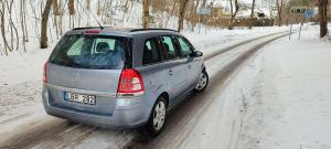Grey Opel Zafira 2008 in Vilnius, with an engine capacity of 1.91 L and mileage of 354 thousand km for 999 €, photo 4 on AUTOMOTO.COM.LV