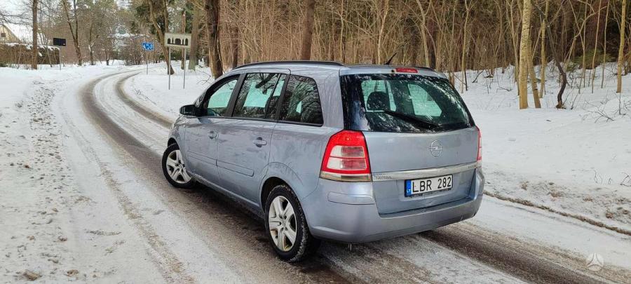 Grey Opel Zafira 2008 in Vilnius, with an engine capacity of 1.91 L and mileage of 354 thousand km for 999 €, photo 6 on AUTOMOTO.COM.LV