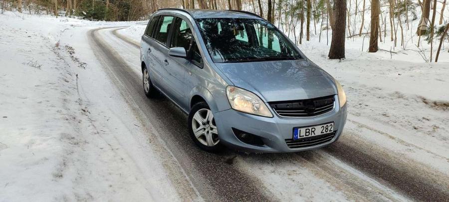 Grey Opel Zafira 2008 in Vilnius, with an engine capacity of 1.91 L and mileage of 354 thousand km for 999 €, photo 9 on AUTOMOTO.COM.LV