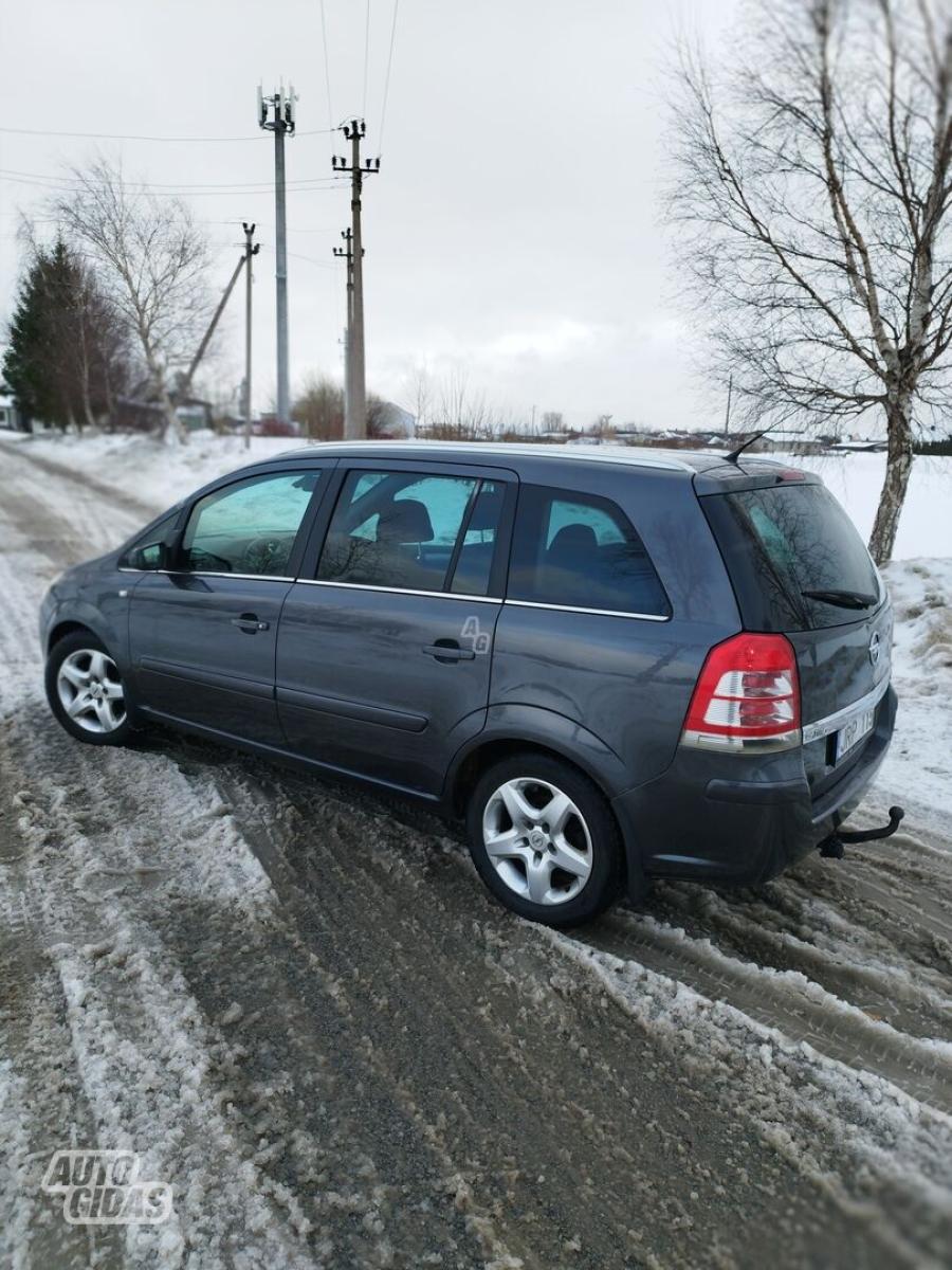 Grey Opel Zafira 2008 in Kretinga, with an engine capacity of 1.90 L and mileage of 455 thousand km for 1499 €, photo 3 on AUTOMOTO.COM.LV