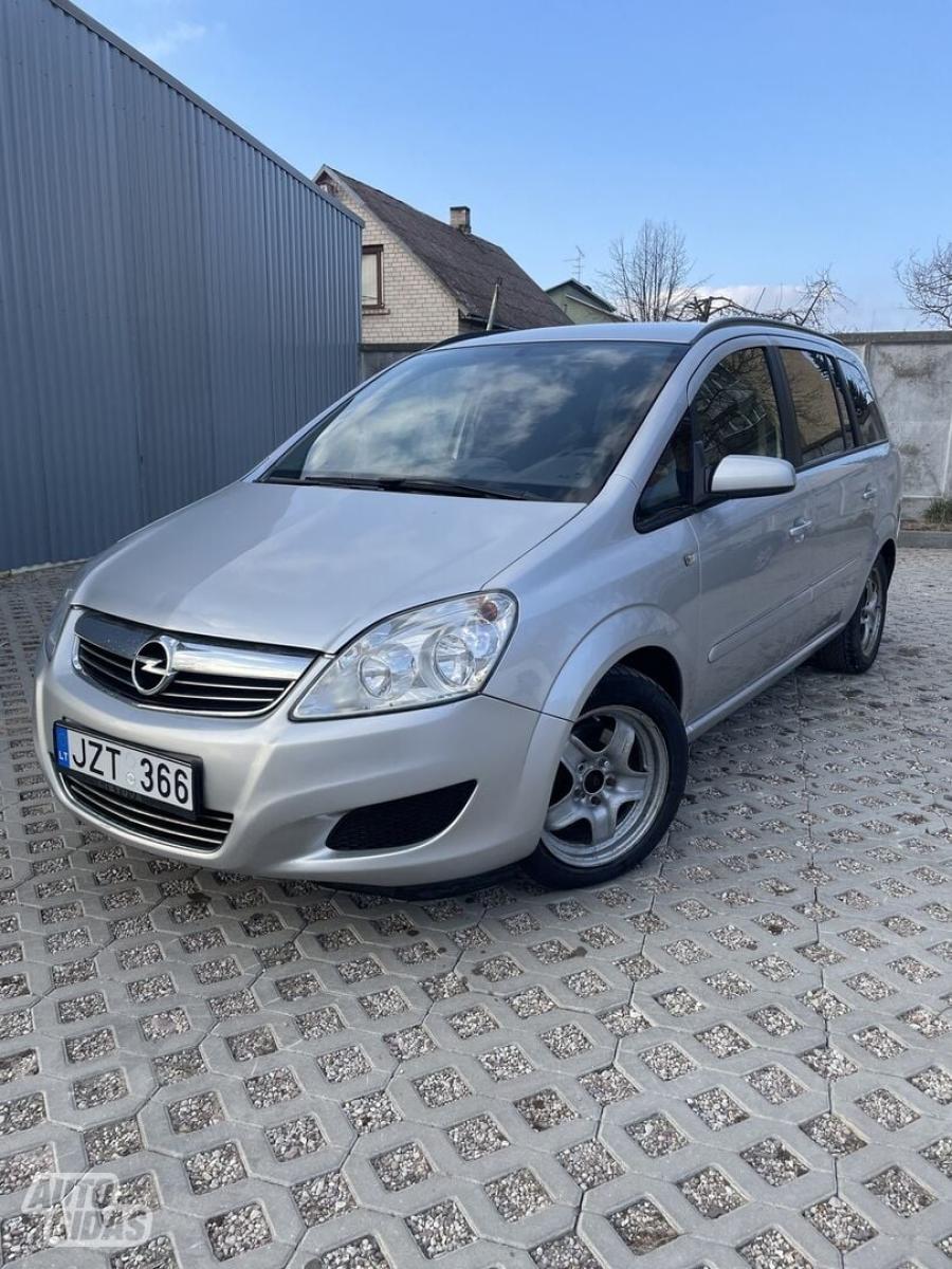 Grey Opel Zafira 2008 in Alytus, with an engine capacity of 1.90 L and mileage of 220 thousand km for 1800 €, photo 1 on AUTOMOTO.COM.LV