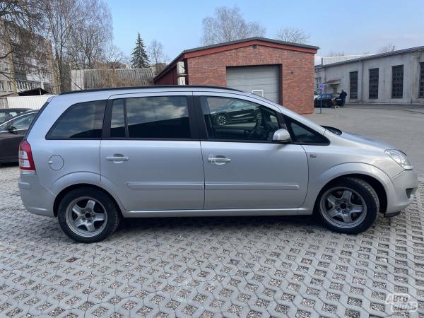 Pelēks Opel Zafira 2008 Alīta, ar dzinēja tilpumu 1.90 L un nobraukumu 220 tūkst. km par 1800 €, foto 4 vietnē AUTOMOTO.COM.LV