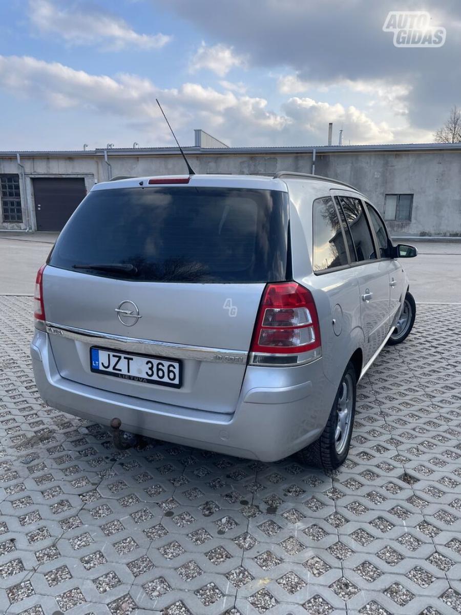 Pelēks Opel Zafira 2008 Alīta, ar dzinēja tilpumu 1.90 L un nobraukumu 220 tūkst. km par 1800 €, foto 5 vietnē AUTOMOTO.COM.LV