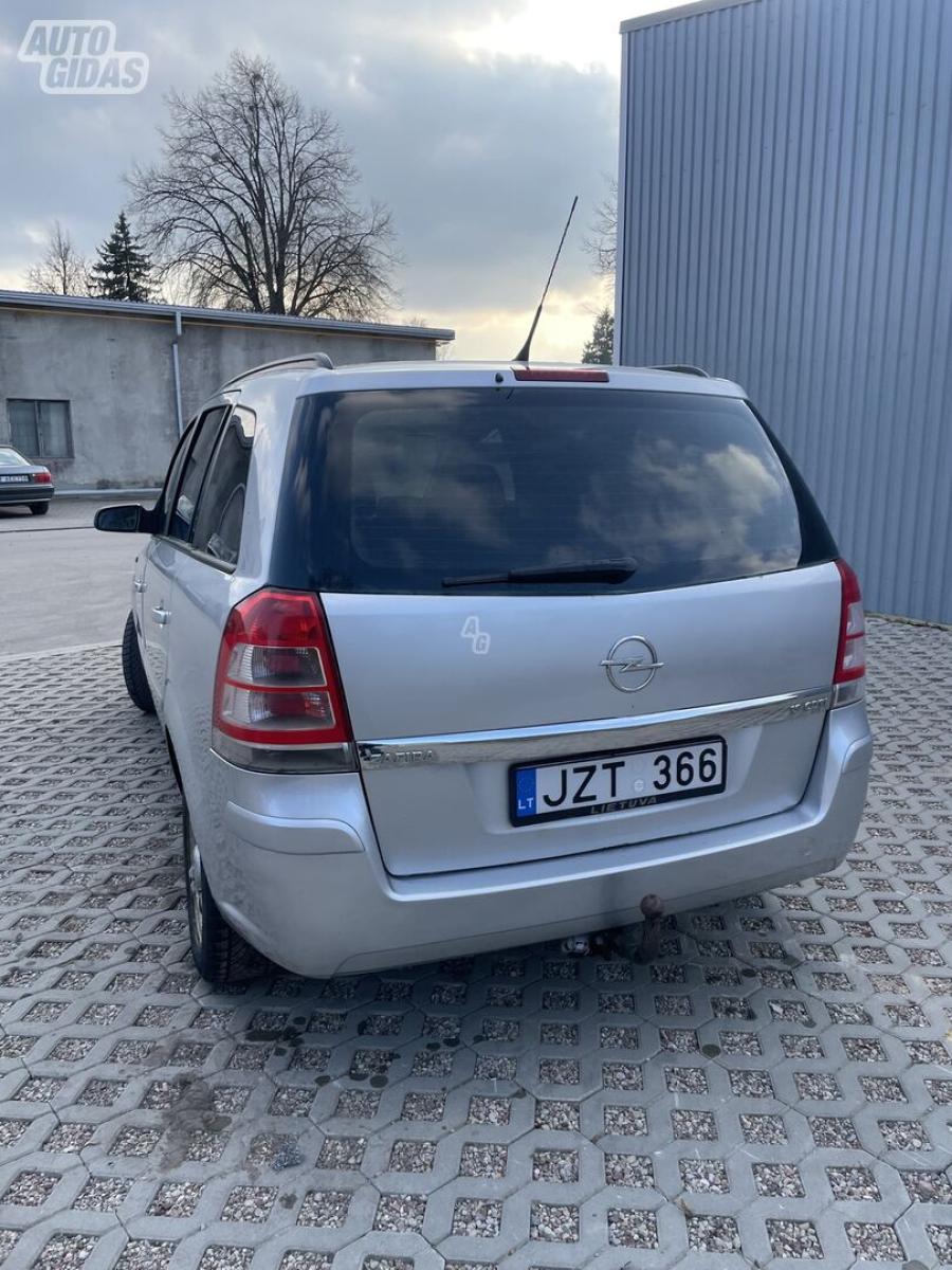Pelēks Opel Zafira 2008 Alīta, ar dzinēja tilpumu 1.90 L un nobraukumu 220 tūkst. km par 1800 €, foto 7 vietnē AUTOMOTO.COM.LV