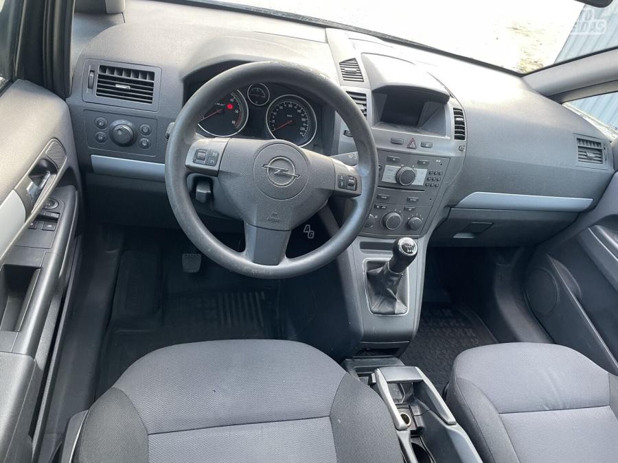 Pelēks Opel Zafira 2008 Alīta, ar dzinēja tilpumu 1.90 L un nobraukumu 220 tūkst. km par 1800 €, foto 12 vietnē AUTOMOTO.COM.LV