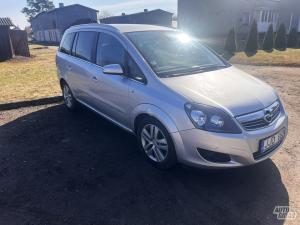 Pelēks Opel Zafira 2008 Panevēža, ar dzinēja tilpumu 1.70 L un nobraukumu 298 tūkst. km par 1800 €, foto  vietnē AUTOMOTO.COM.LV