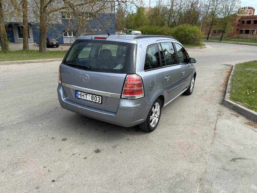 Grey Opel Zafira 2008 in Siauliai, with an engine capacity of 1.90 L and mileage of 323 thousand km for 1500 €, photo 6 on AUTOMOTO.COM.LV
