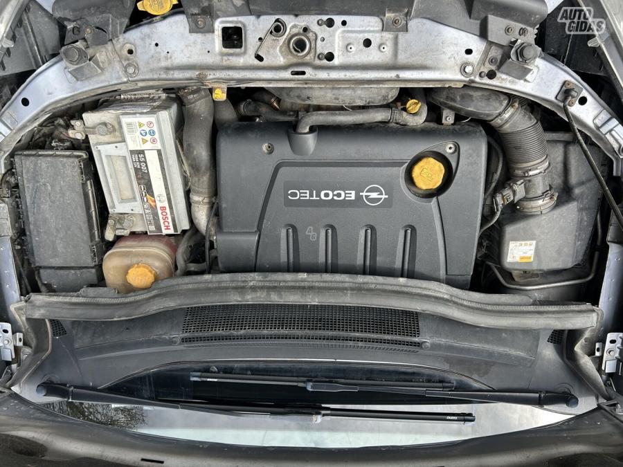 Grey Opel Zafira 2008 in Siauliai, with an engine capacity of 1.90 L and mileage of 323 thousand km for 1500 €, photo 8 on AUTOMOTO.COM.LV