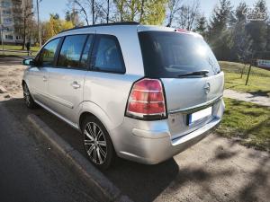 Pelēks Opel Zafira 2008 Panevēža, ar dzinēja tilpumu 1.90 L un nobraukumu 358 tūkst. km par 1800 €, foto 8 vietnē AUTOMOTO.COM.LV